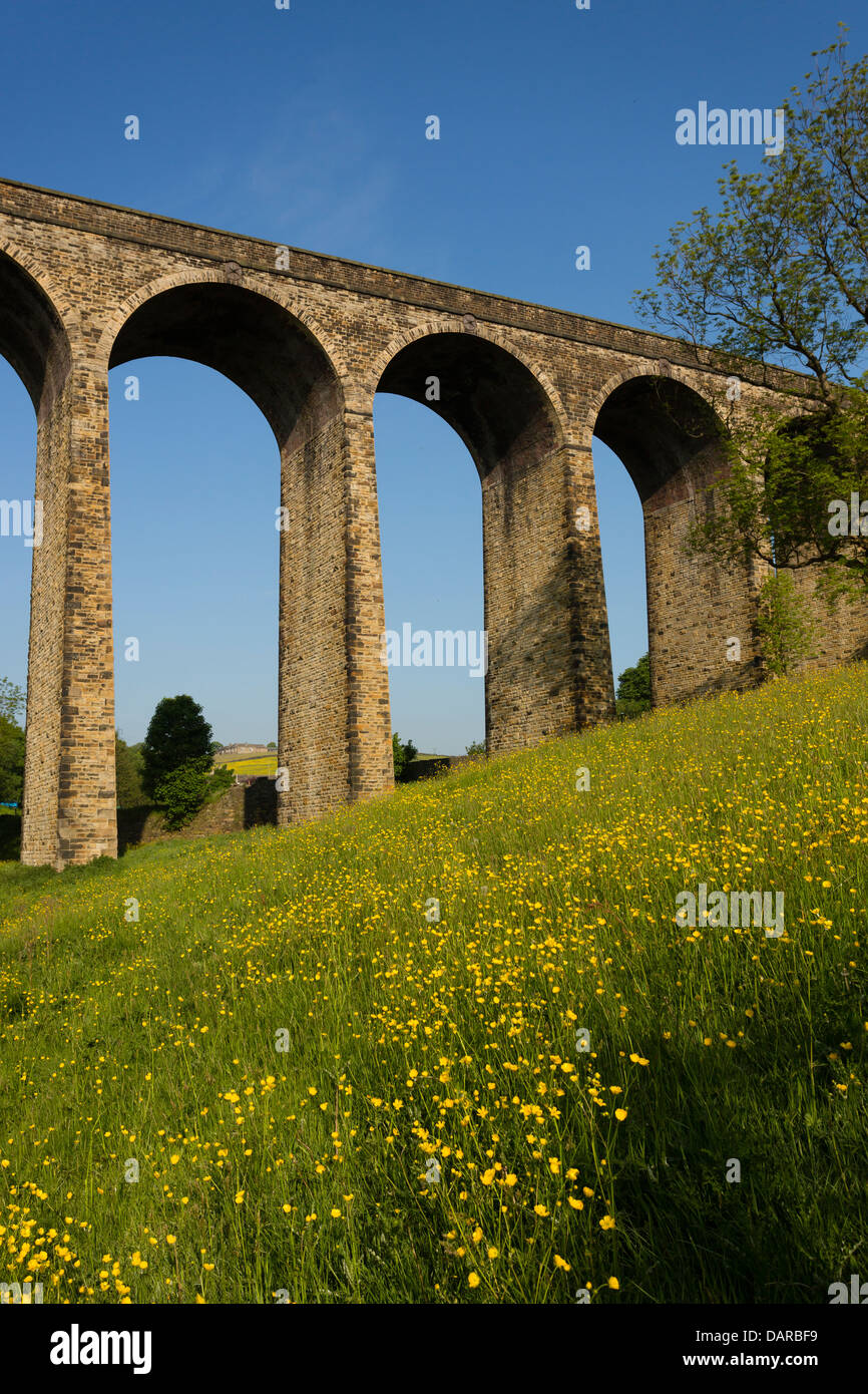 Thornton viaduct in Thornton village near Bradford Stock Photo - Alamy