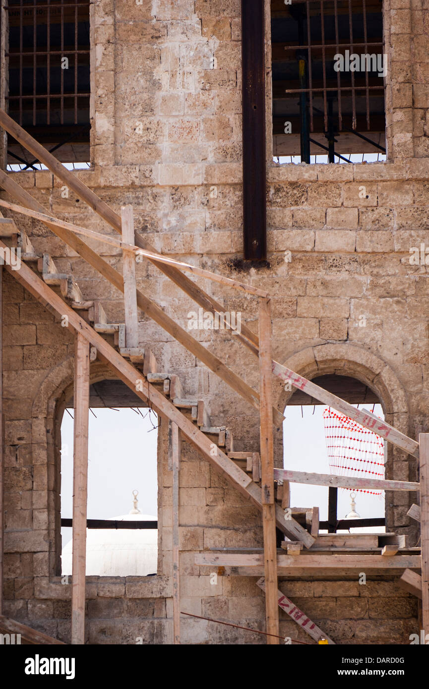 Makeshift stairs hi-res stock photography and images - Alamy