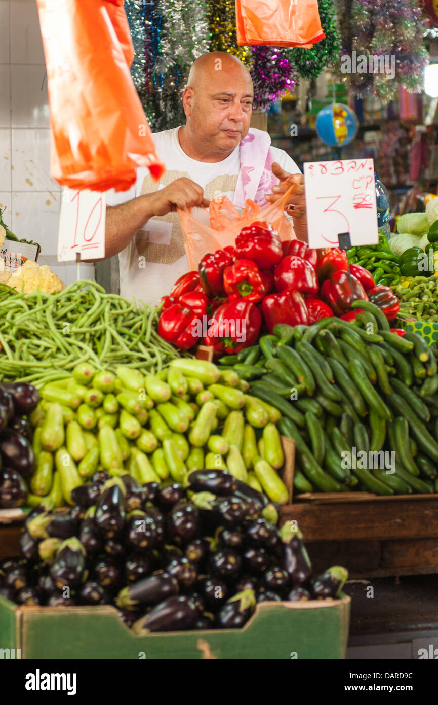 Israel Tel Aviv Carmel Market greengrocer veg vegetable stall broccoli ...