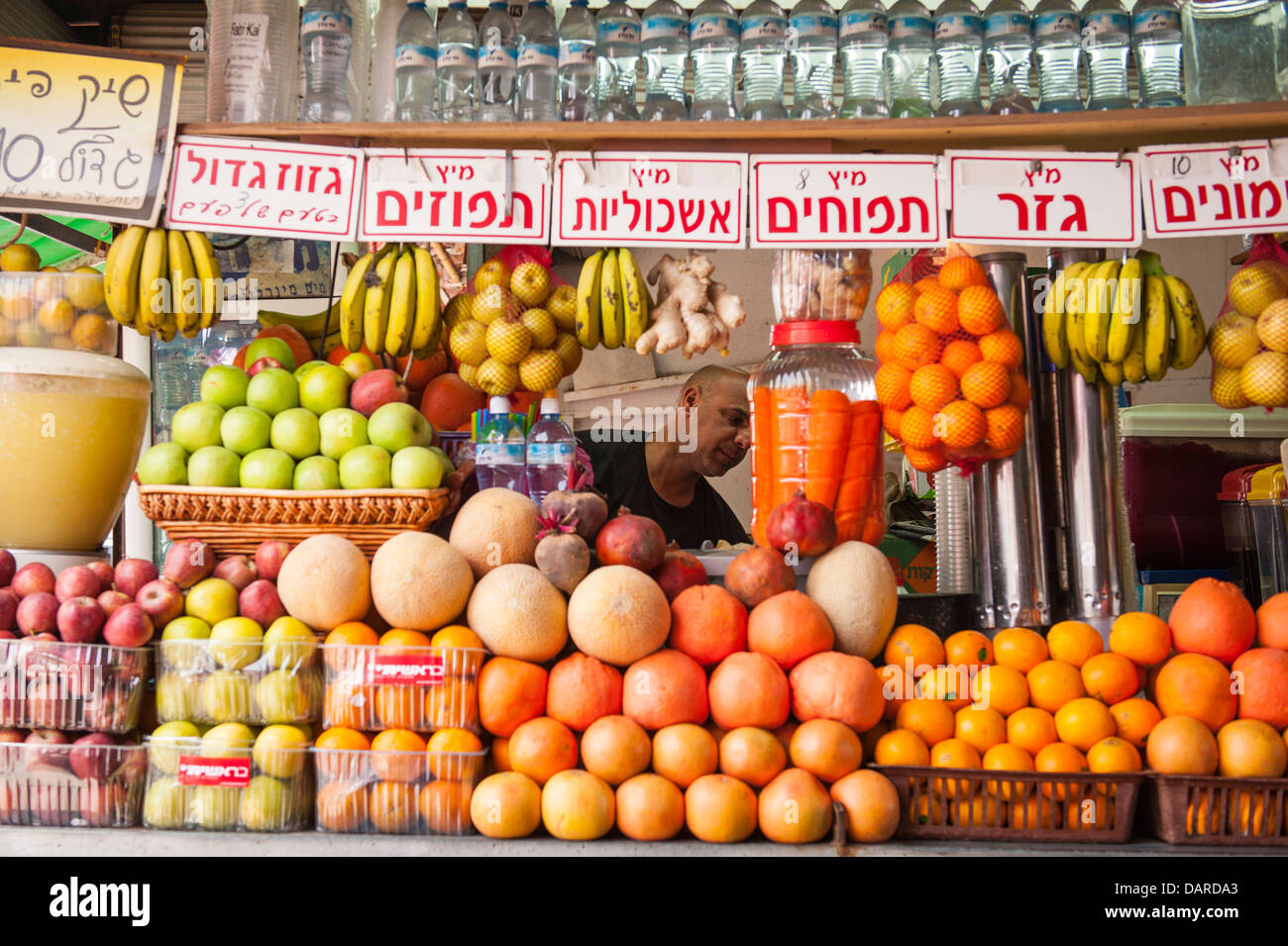 Israel Tel Aviv Carmel Market fresh fruit juice drinks stall shop store ...
