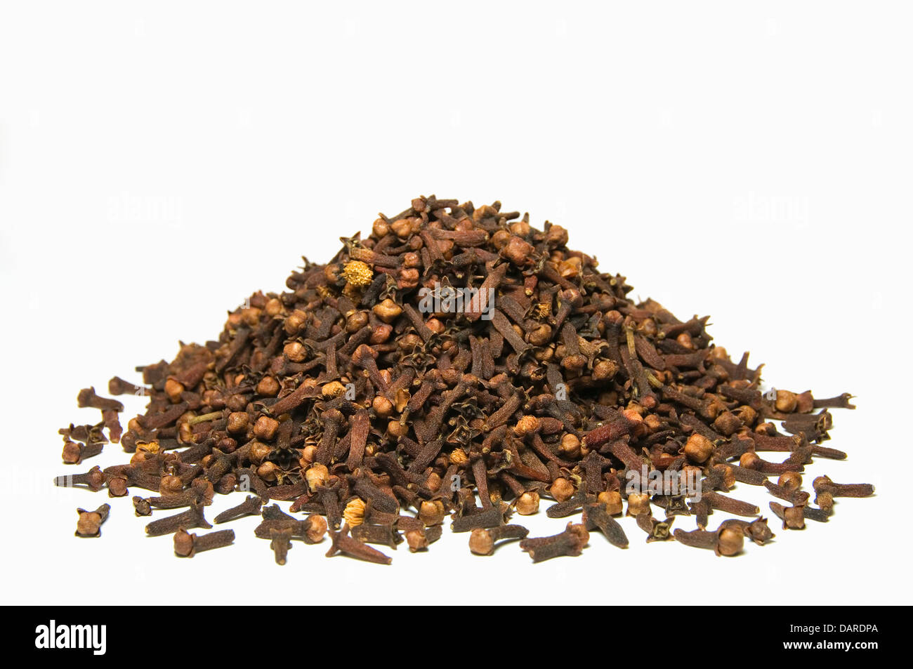 Cloves, isolated on white background Stock Photo - Alamy