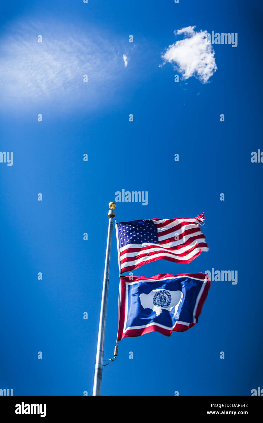 Overhead flags hi-res stock photography and images - Alamy