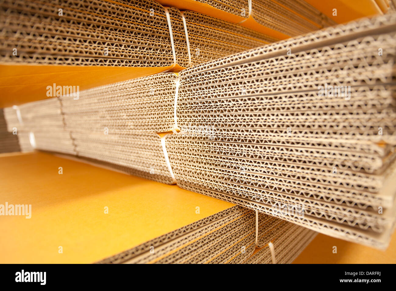 Cardboard box texture hi-res stock photography and images - Alamy