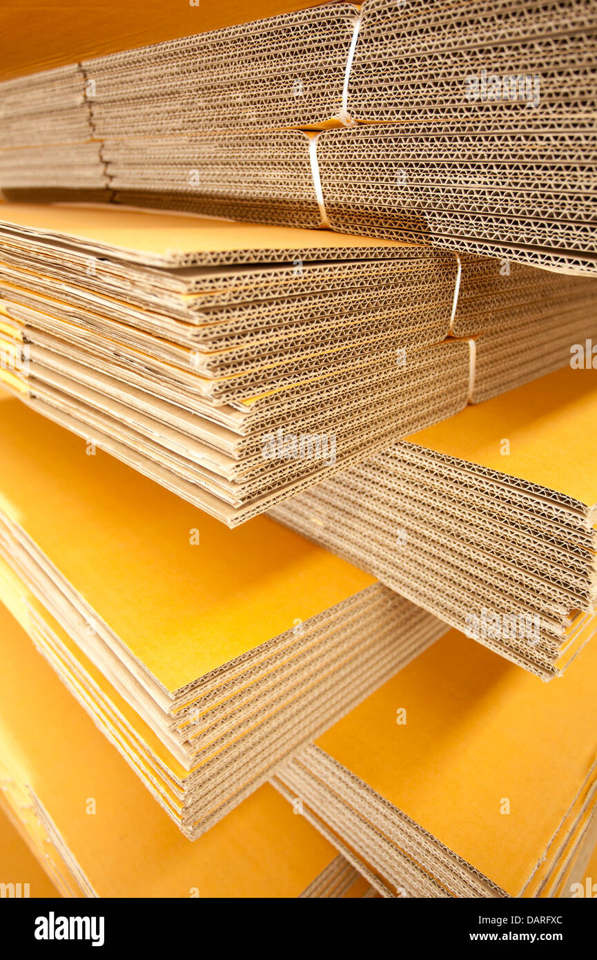 Box texture hi-res stock photography and images - Alamy