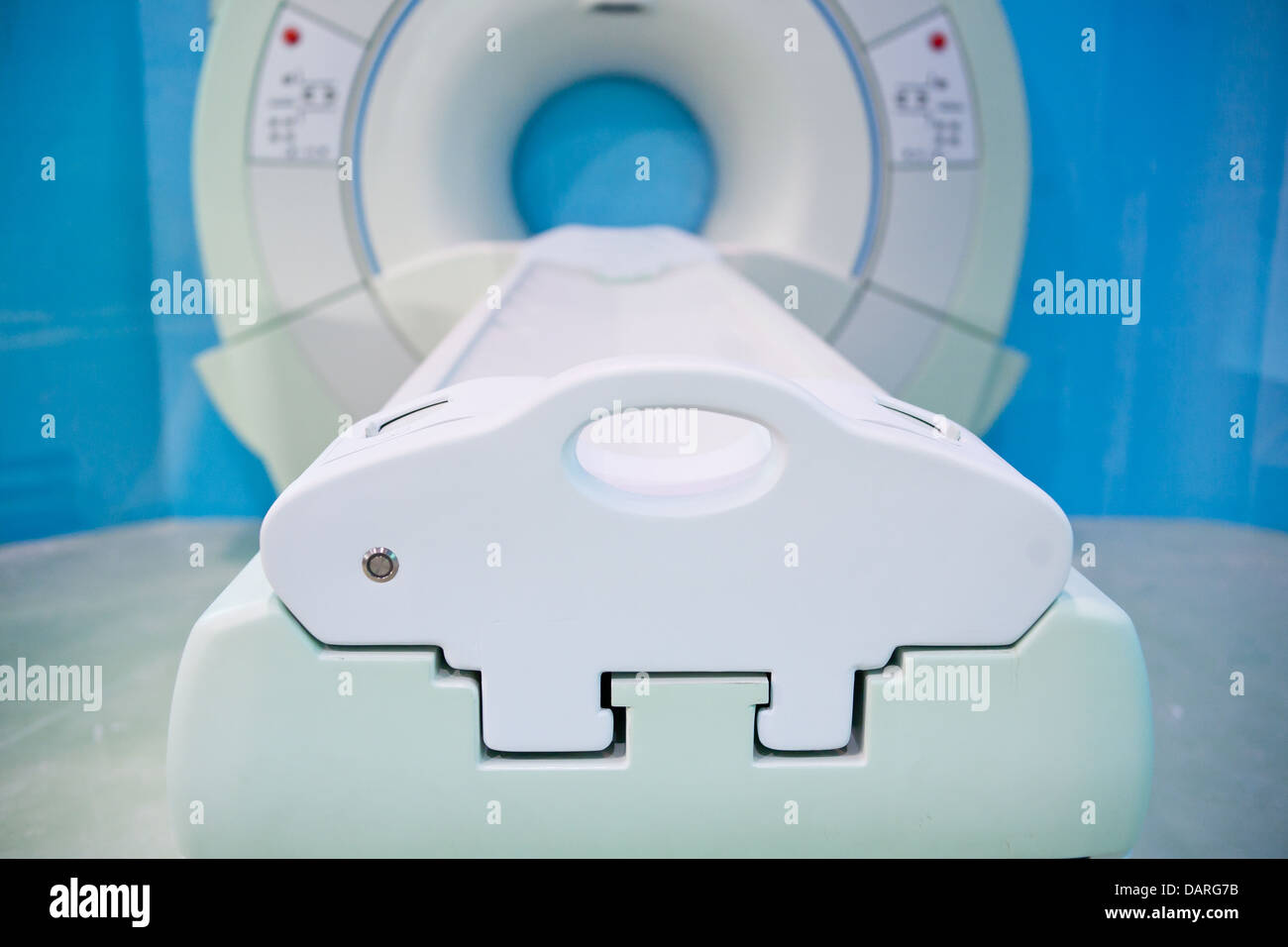 A medical equipment CAT scan machine Stock Photo - Alamy