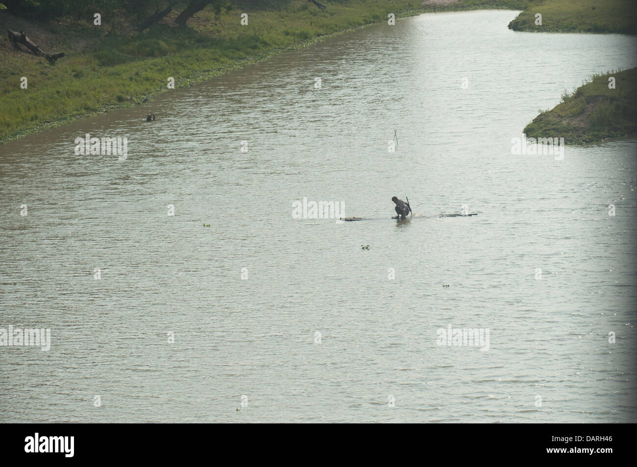 Green embankments hi-res stock photography and images - Alamy