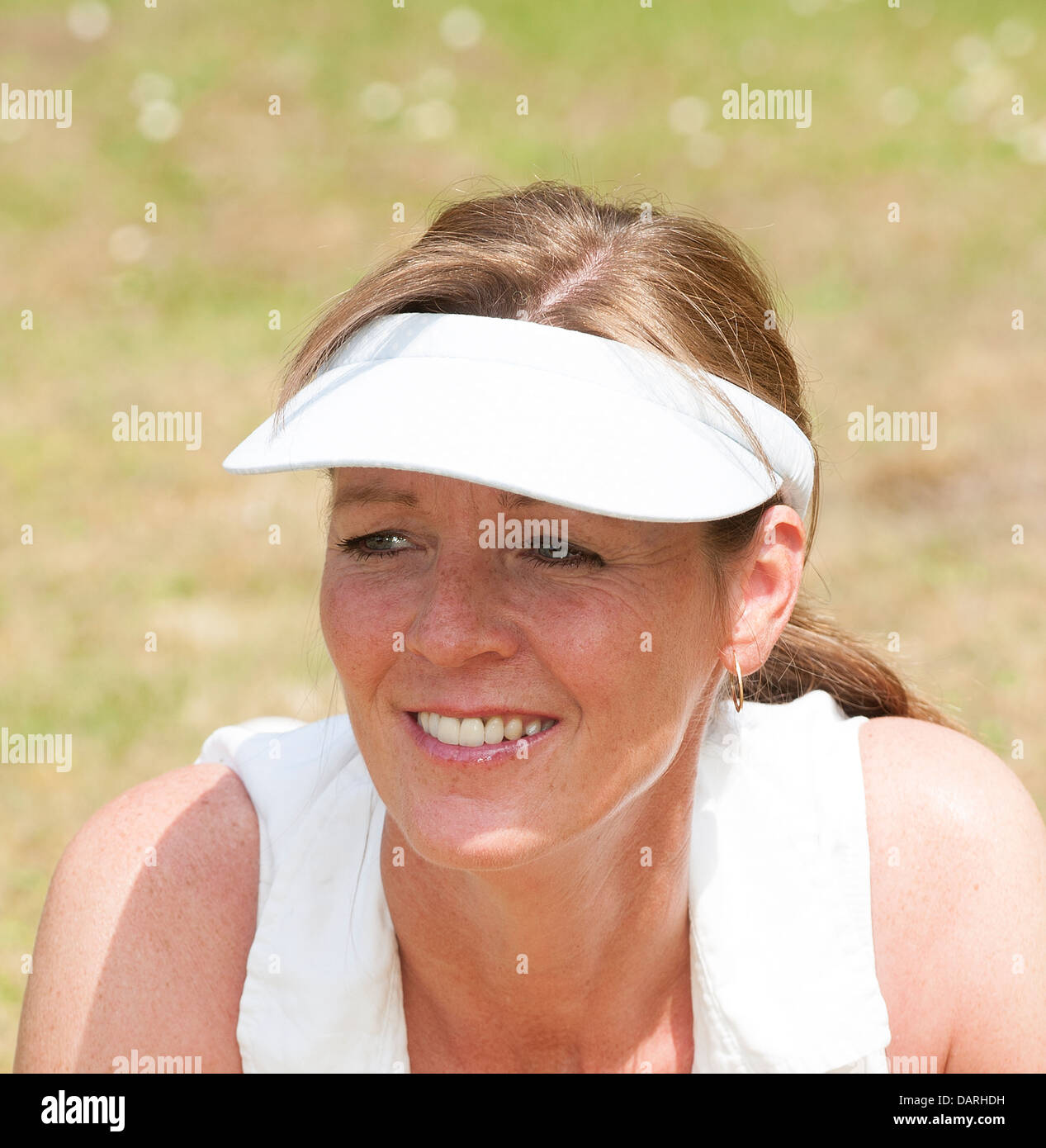 Portrait of a female tennis player Stock Photo - Alamy