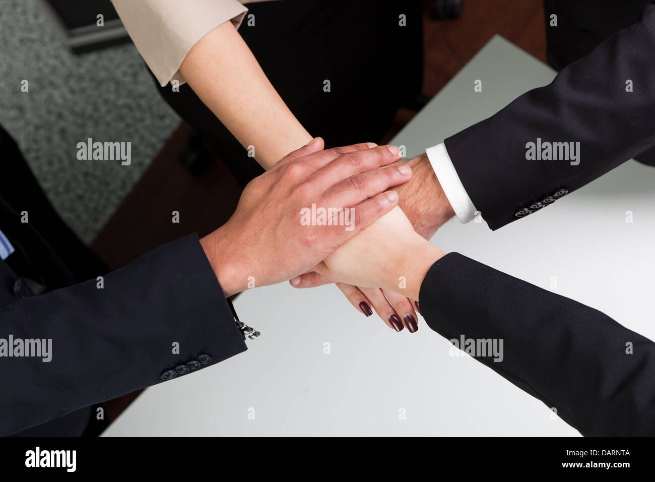 Handshake unity hi-res stock photography and images - Alamy