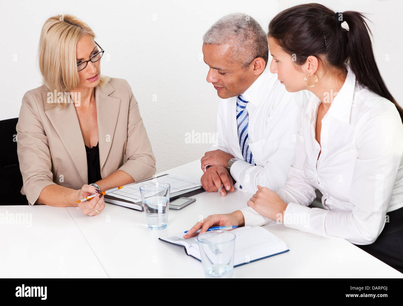 Consultation and briefing hi-res stock photography and images - Alamy