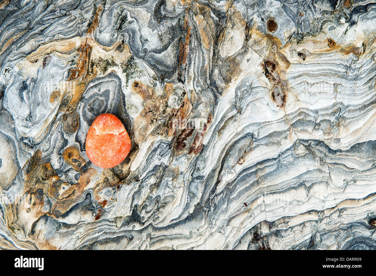 Pebbles rocks crack geology hi-res stock photography and images - Alamy