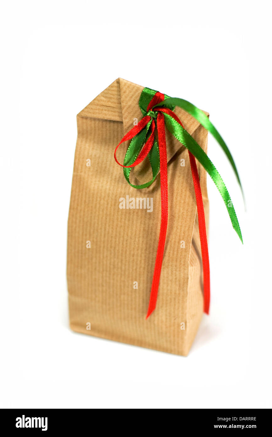 Brown paper bag gift hi-res stock photography and images - Alamy