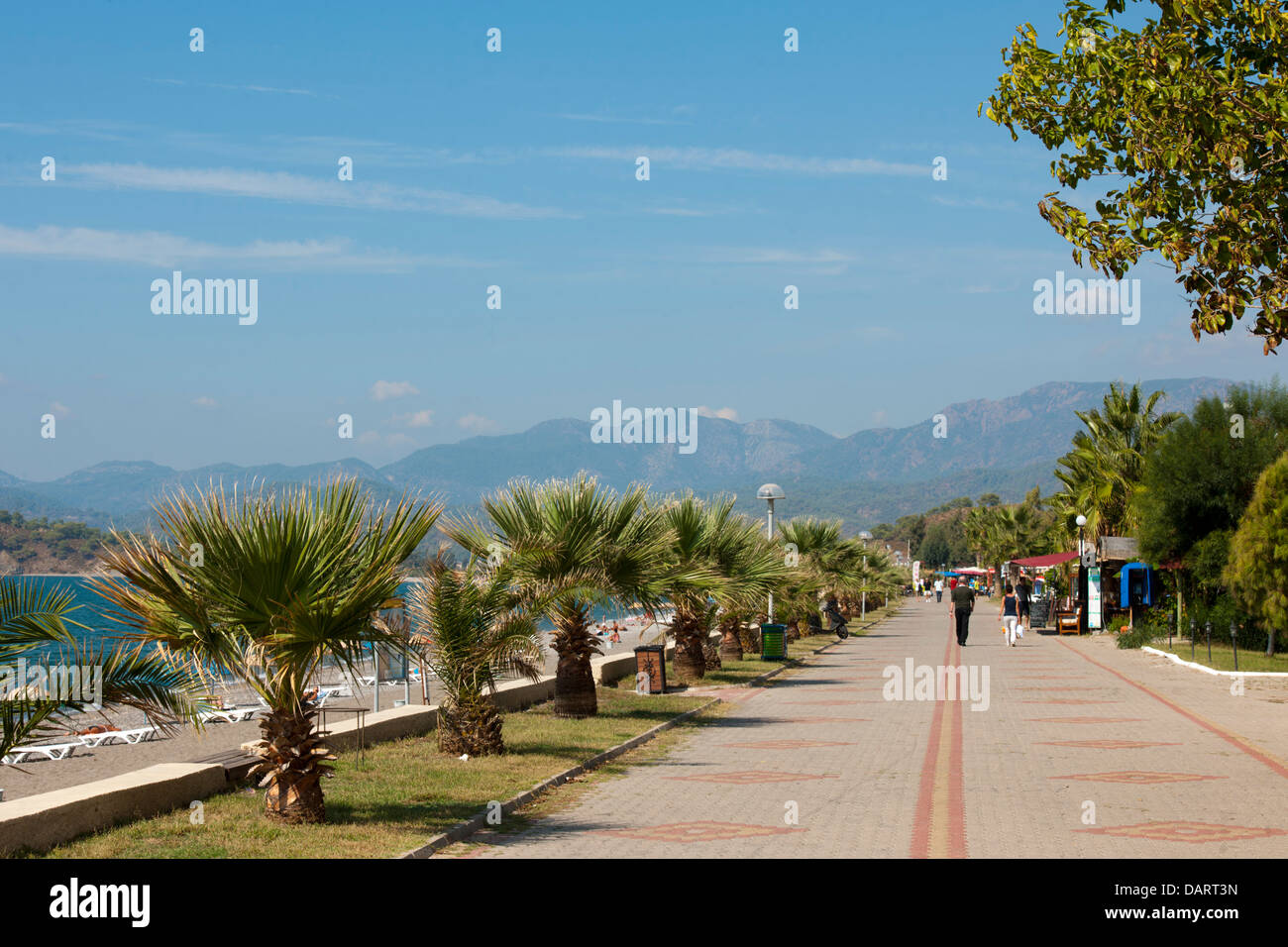 Asien, Türkei, Provinz Mugla, Fethiye, Calis, Strandpromenade Stock ...