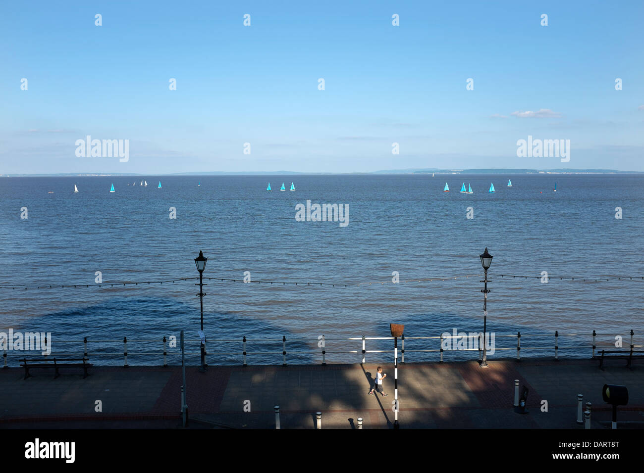 Along seafront hi-res stock photography and images - Alamy