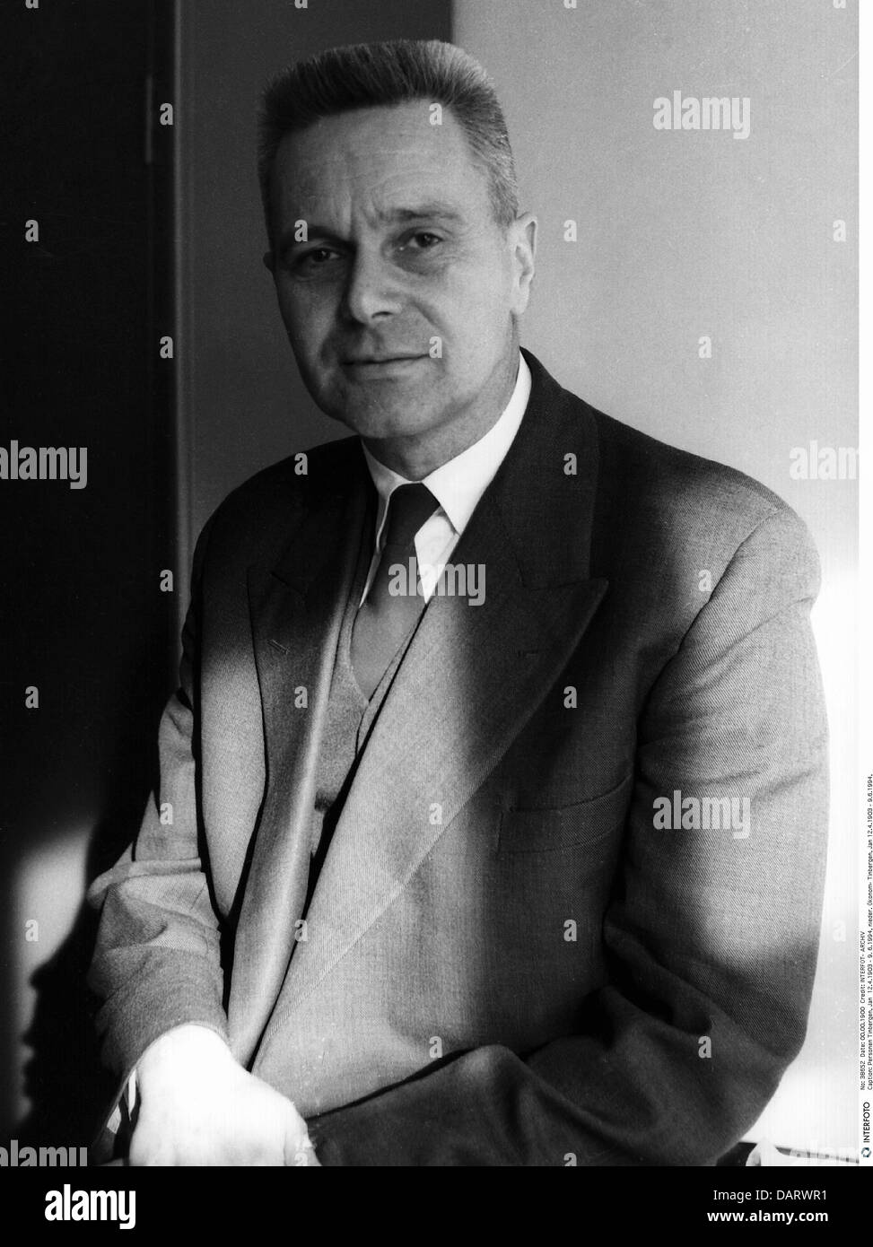 Jan tinbergen nobel hi-res stock photography and images - Alamy