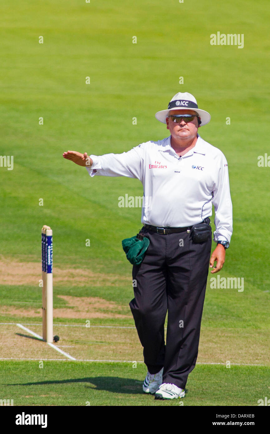 London, UK. 18th July, 2013. umpire Marais Erasmus signals four runs on ...