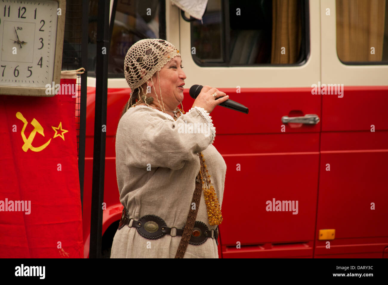 Kaliningrad street scene women hi-res stock photography and images - Alamy