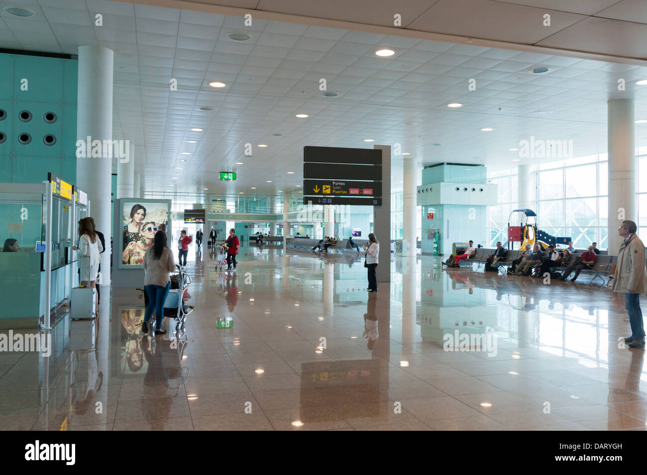 Airport departures hall hi-res stock photography and images - Alamy
