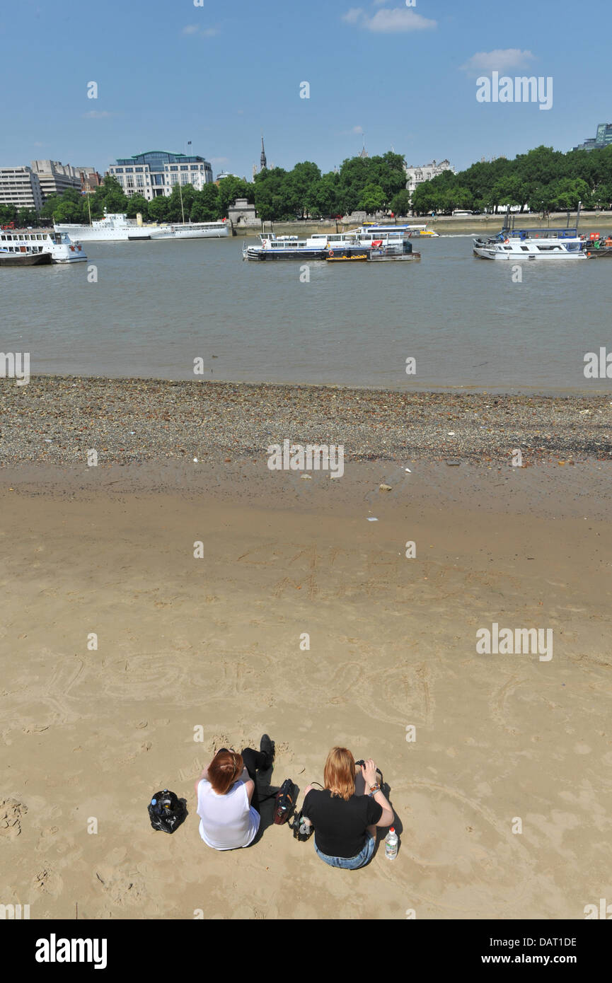 Southbank beach london 2013 hi-res stock photography and images - Alamy