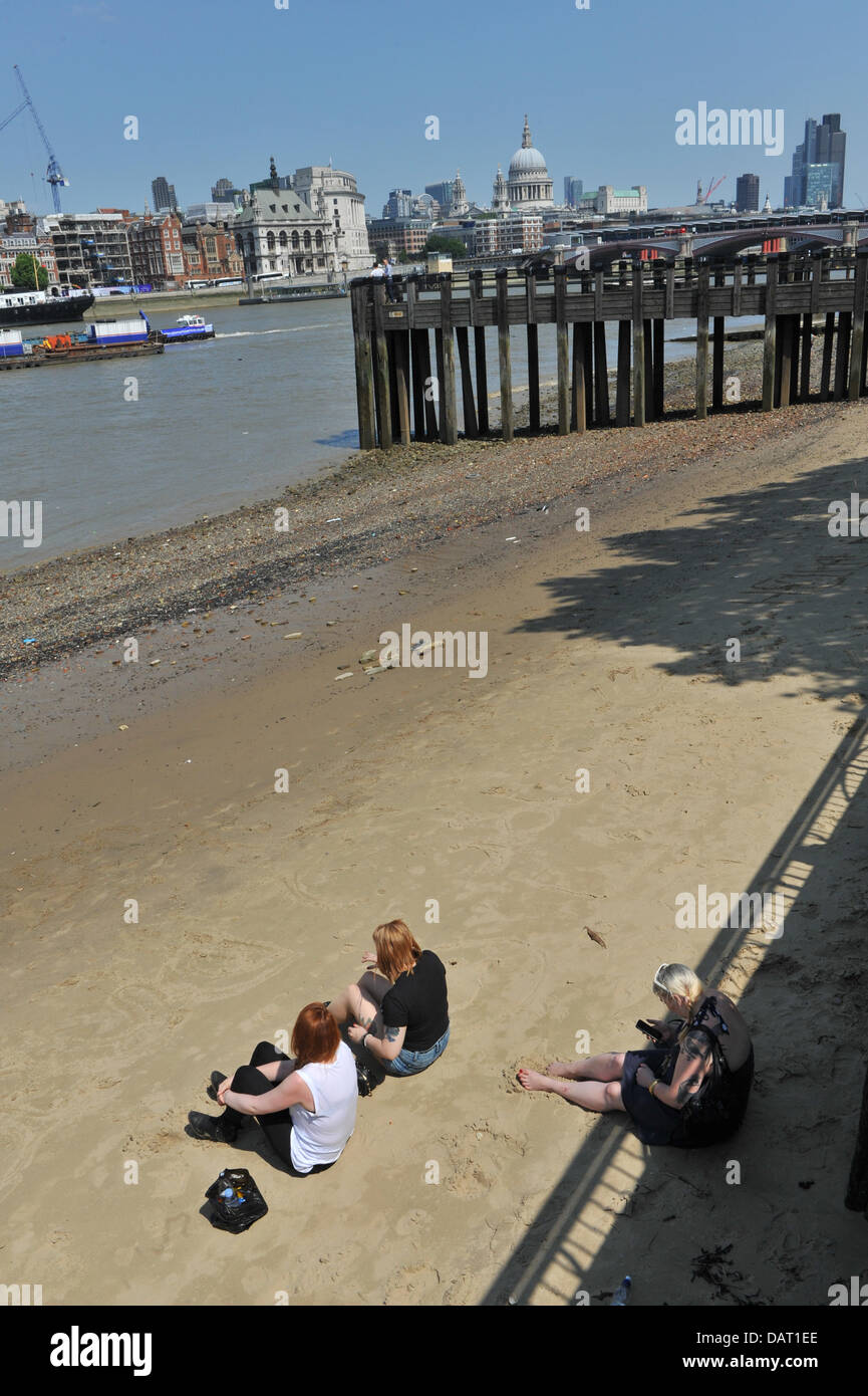 Southbank beach london 2013 hi-res stock photography and images - Alamy