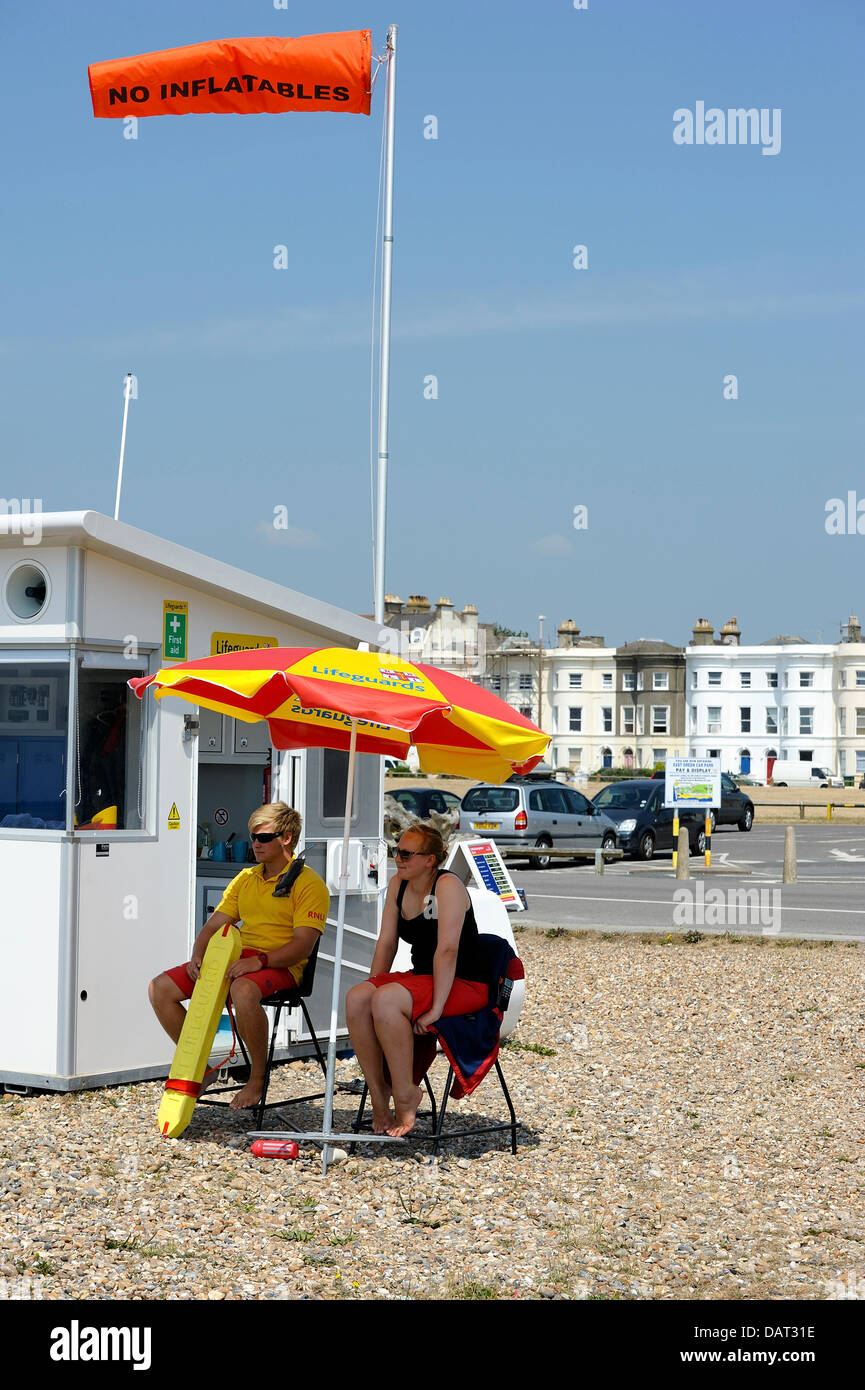 Lifeguards shade on beach hi-res stock photography and images - Alamy