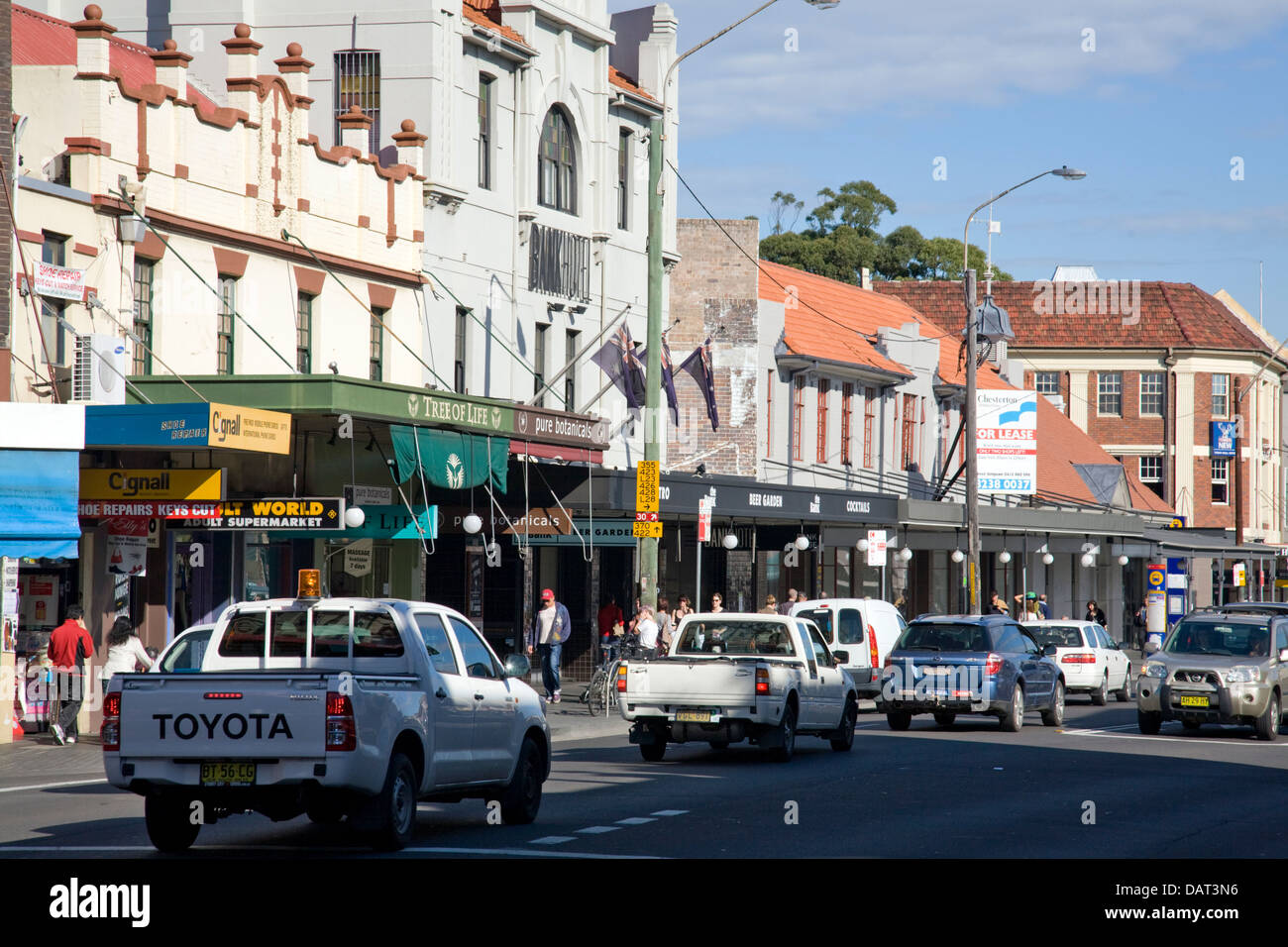 High street victorian period hi-res stock photography and images - Alamy