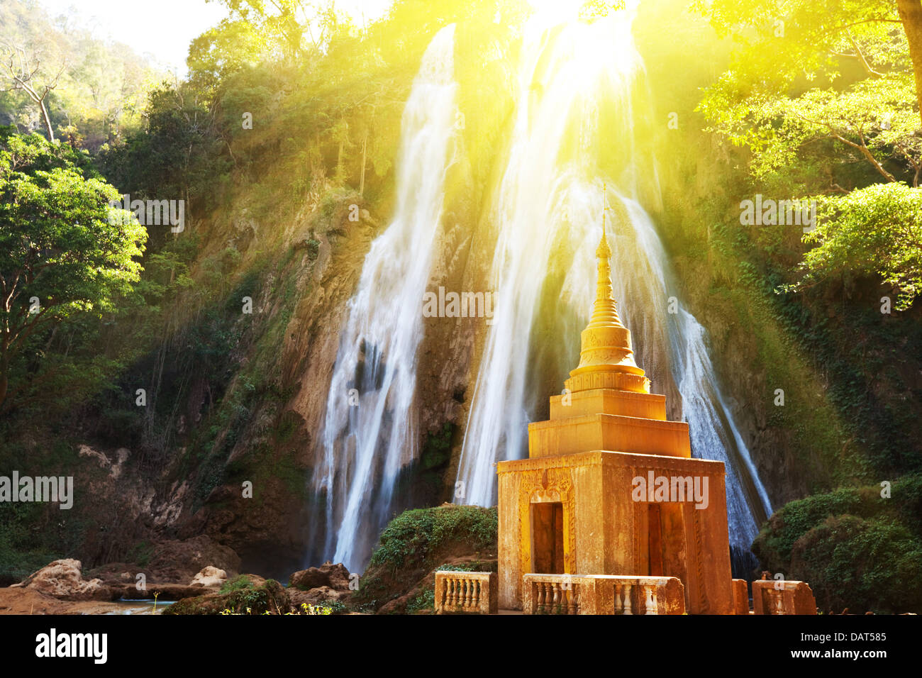 Myanmar jungle cliff hi-res stock photography and images - Alamy