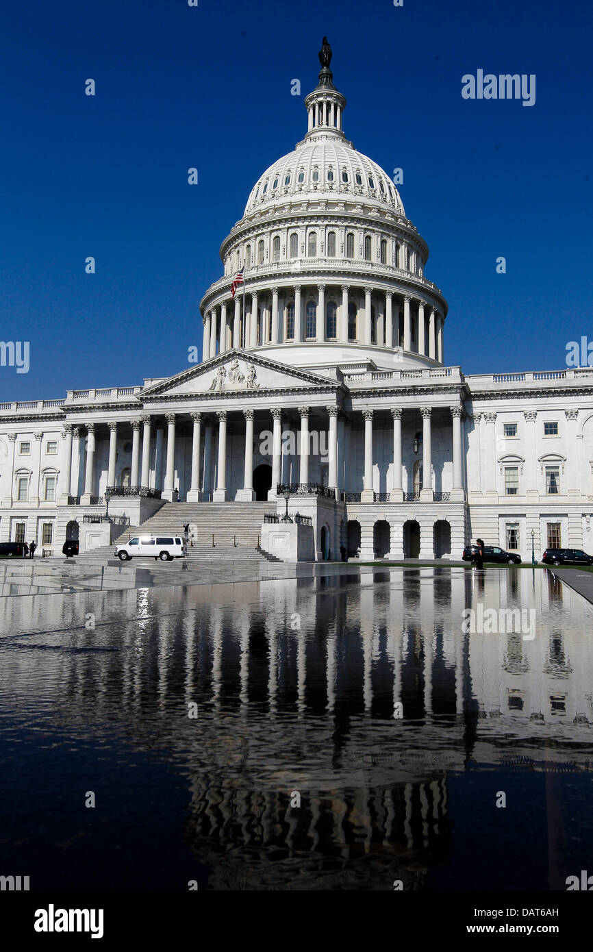U S Capitol Building Fountain High Resolution Stock Photography and ...