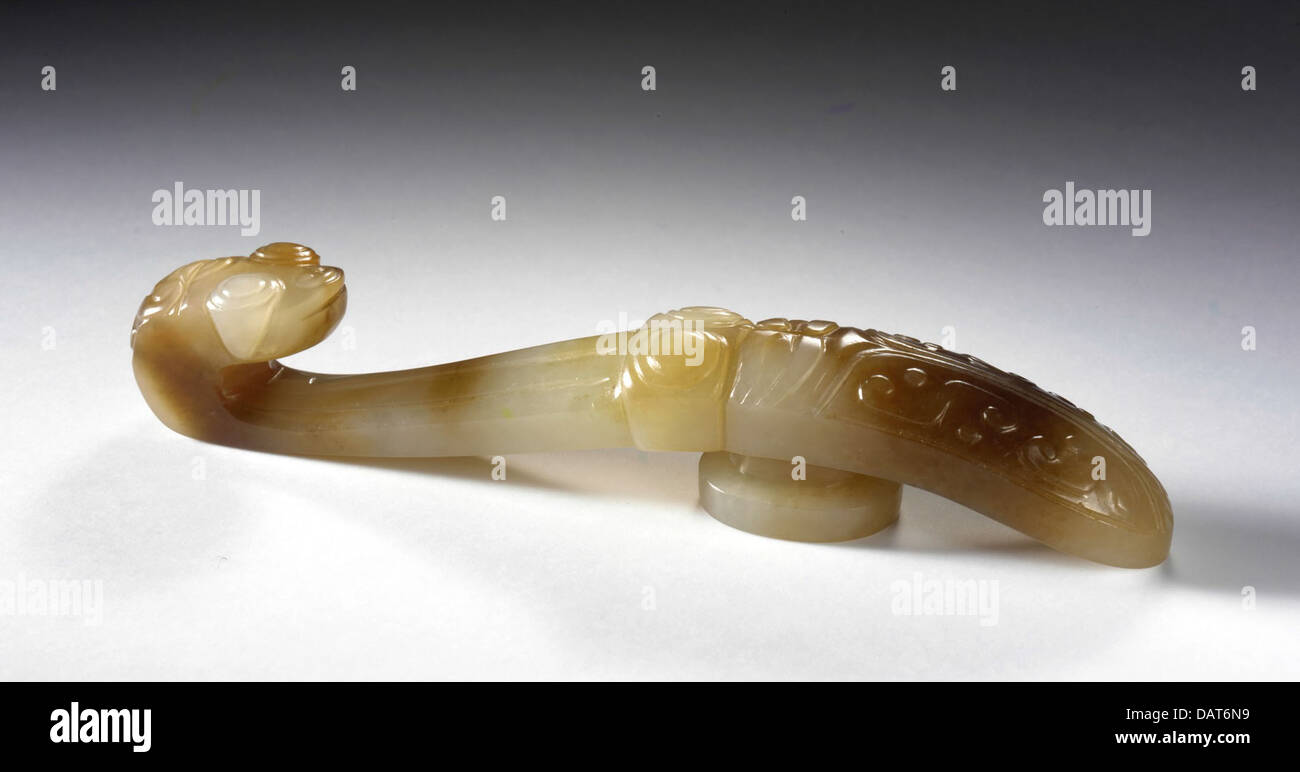 Belt Hook in the Form of a Praying Mantis with Cicada (Tanglang Gou) M ...