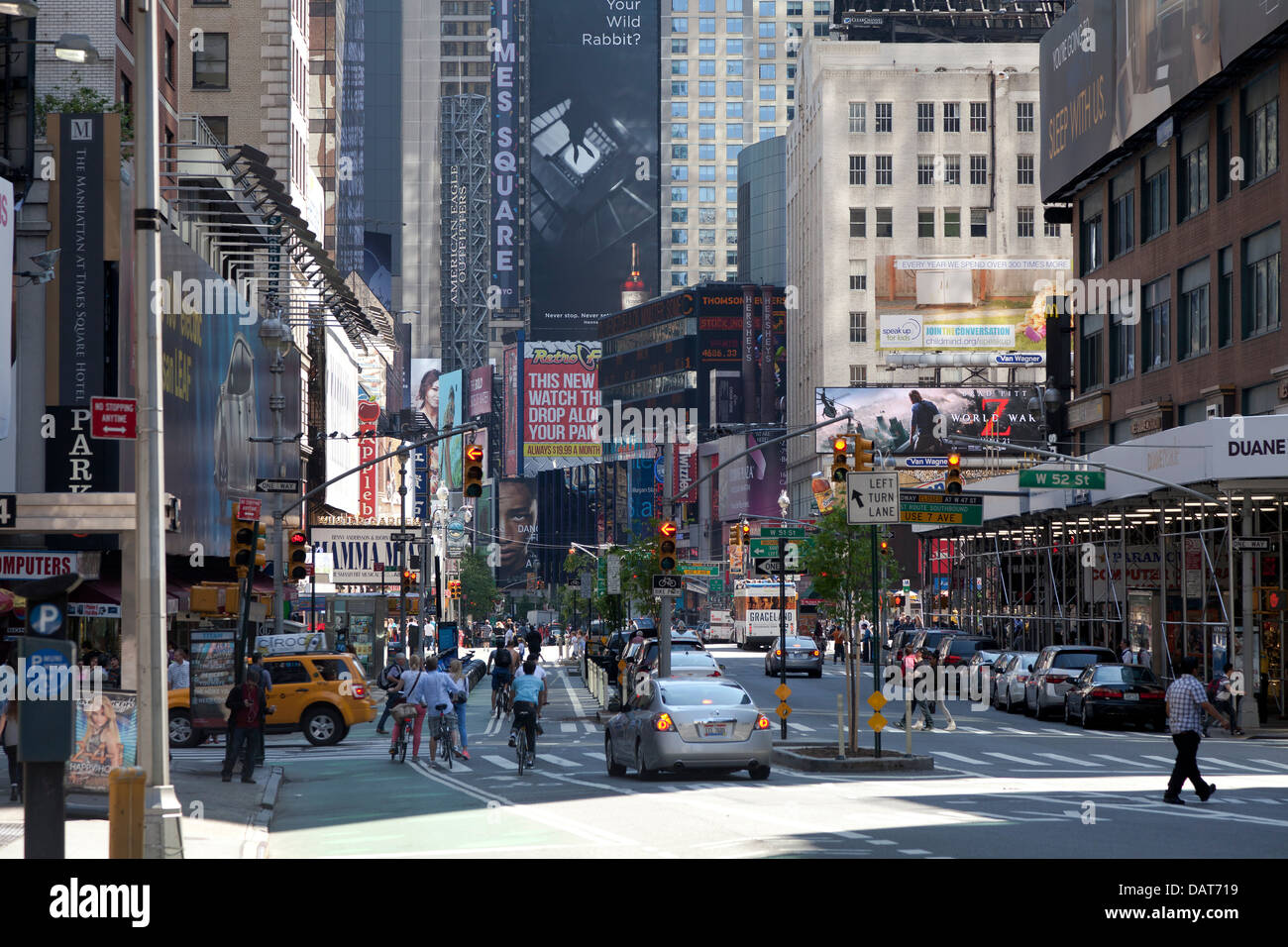 Streetview of Broadway,W 52 st, New York City Stock Photo - Alamy