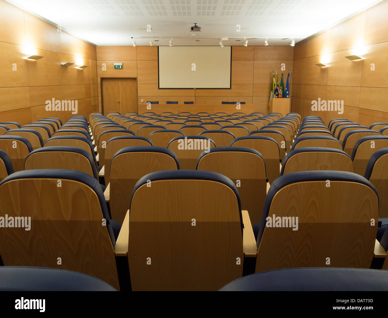 Movie theater audience rear view hi-res stock photography and images ...