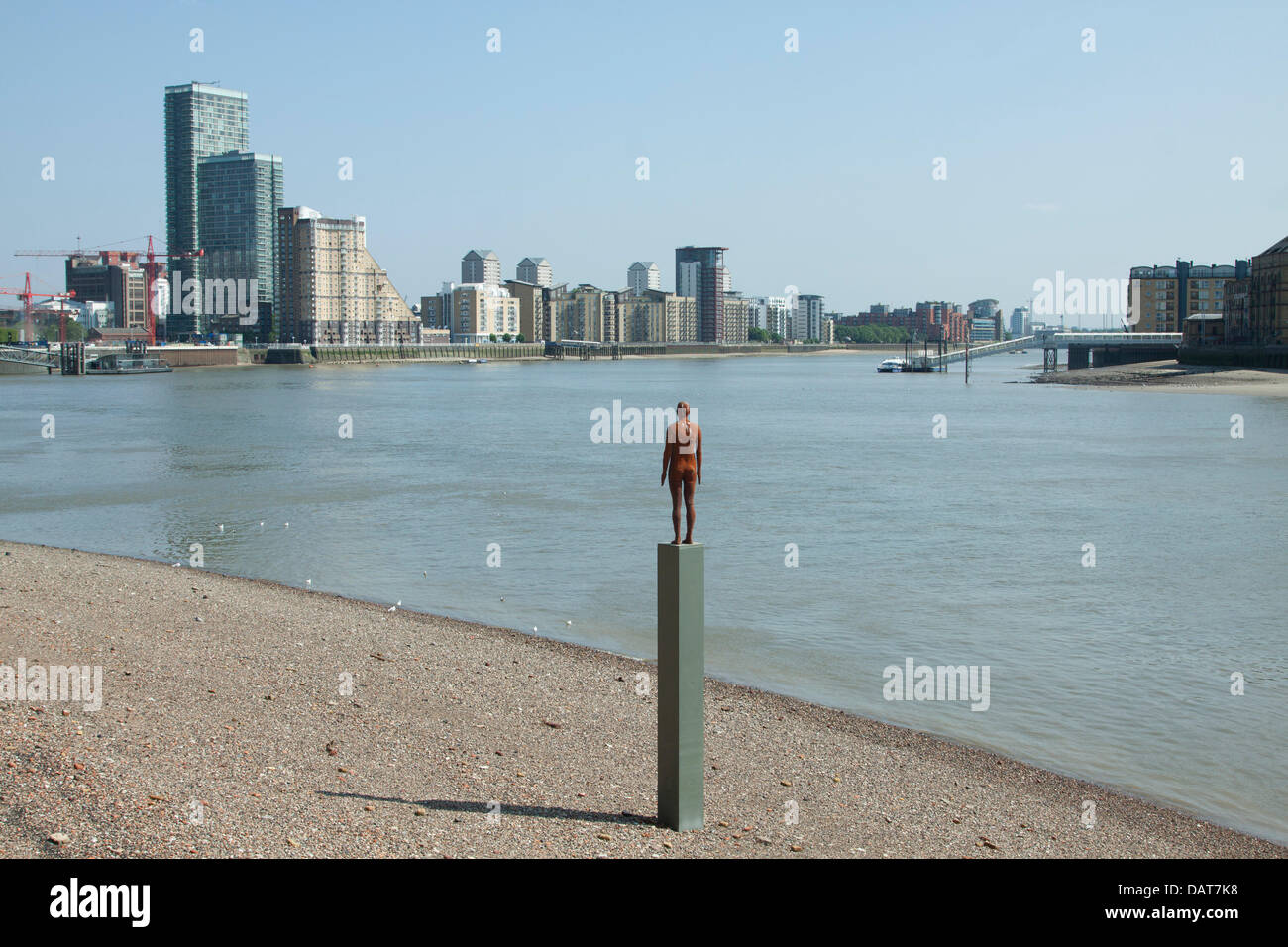 Sculpture on a plynth hi-res stock photography and images - Alamy