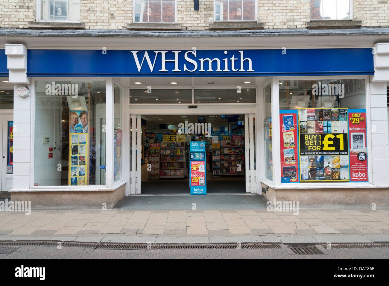 Wh Smith Books High Resolution Stock Photography and Images - Alamy