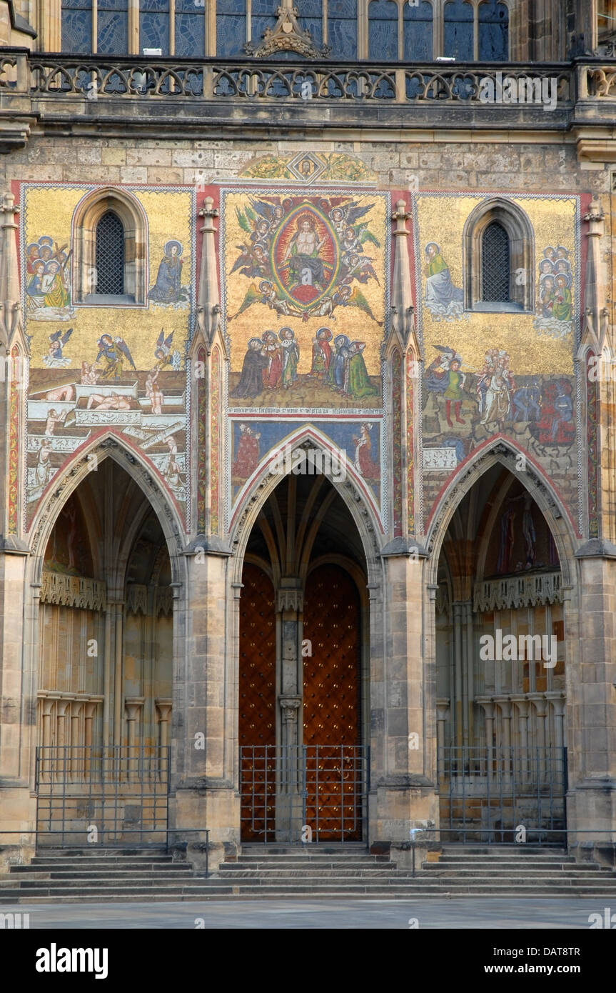Gothic church detail Stock Photo - Alamy