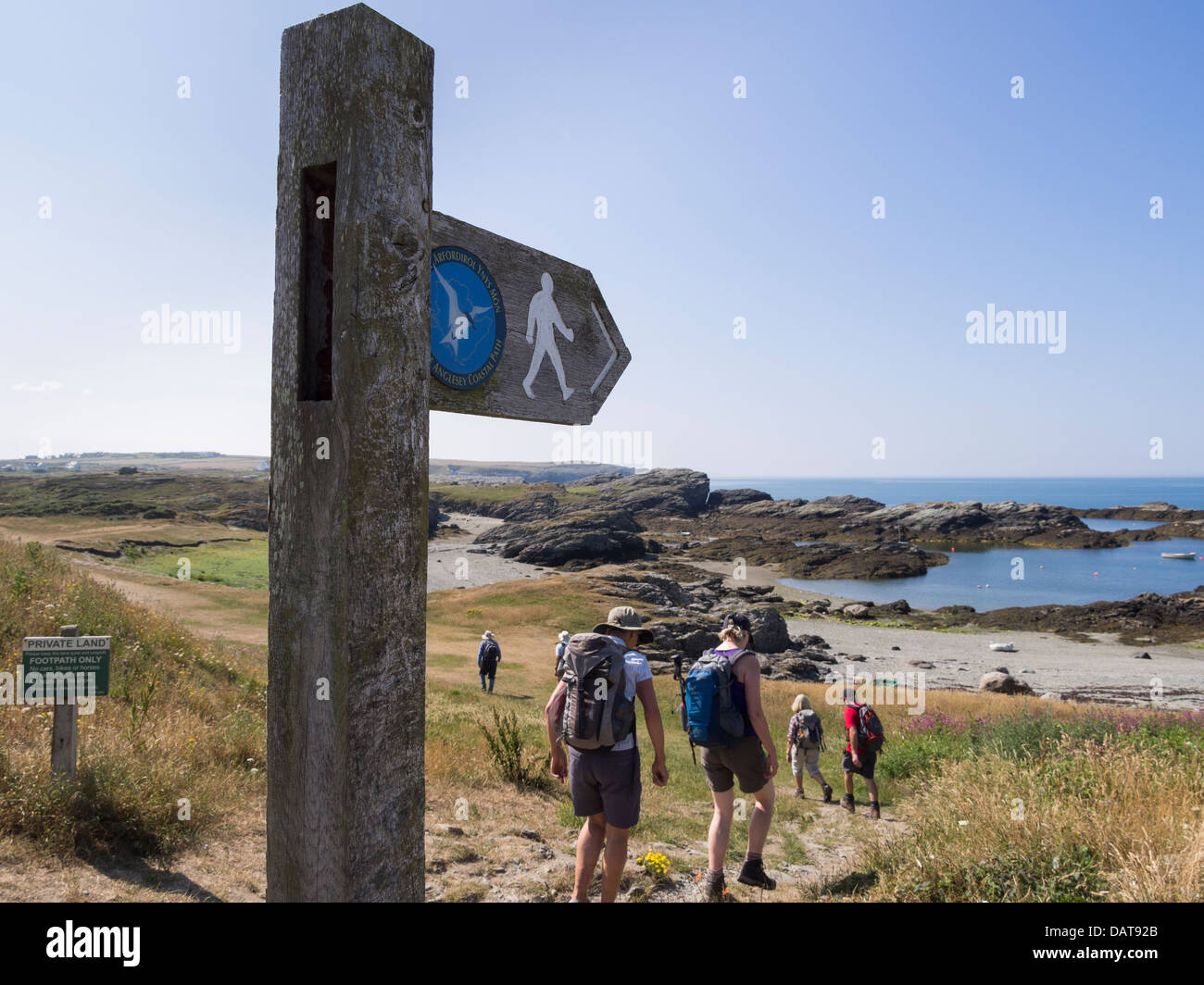 Walking signposts uk hi-res stock photography and images - Alamy