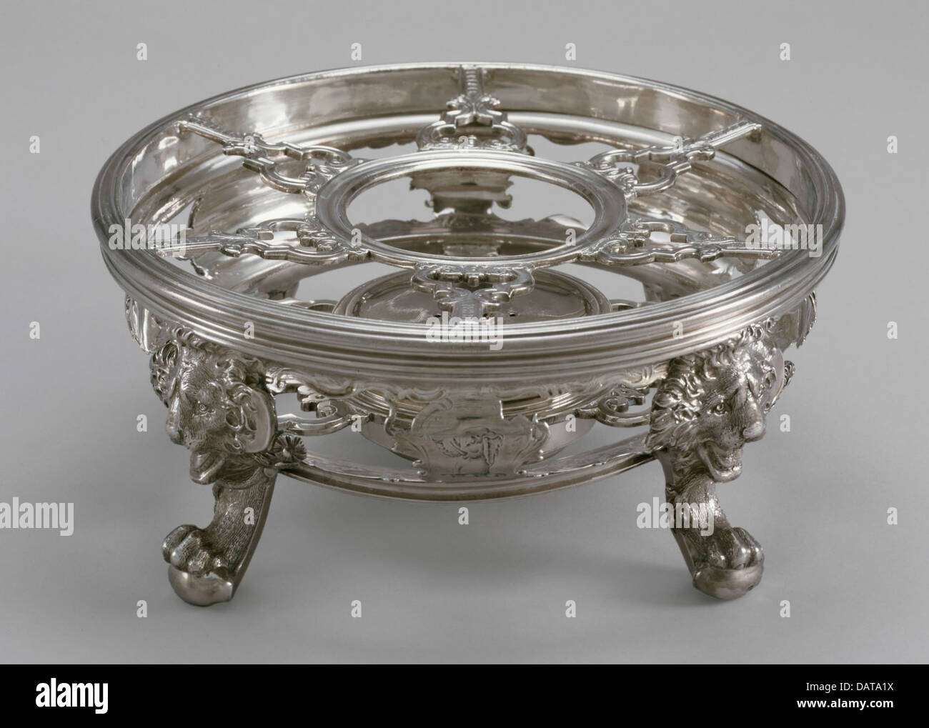 Bronze brazier hi-res stock photography and images - Alamy