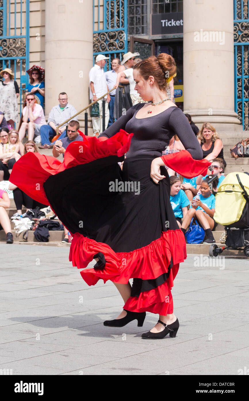 Spanish Flamenco Dancer Stock Photos & Spanish Flamenco Dancer Stock ...