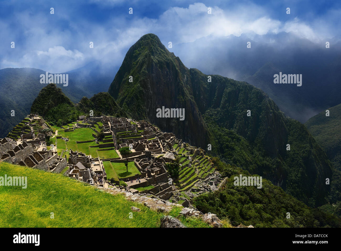 Inca city Machu Picchu. Ancient lost city of incas Stock Photo - Alamy