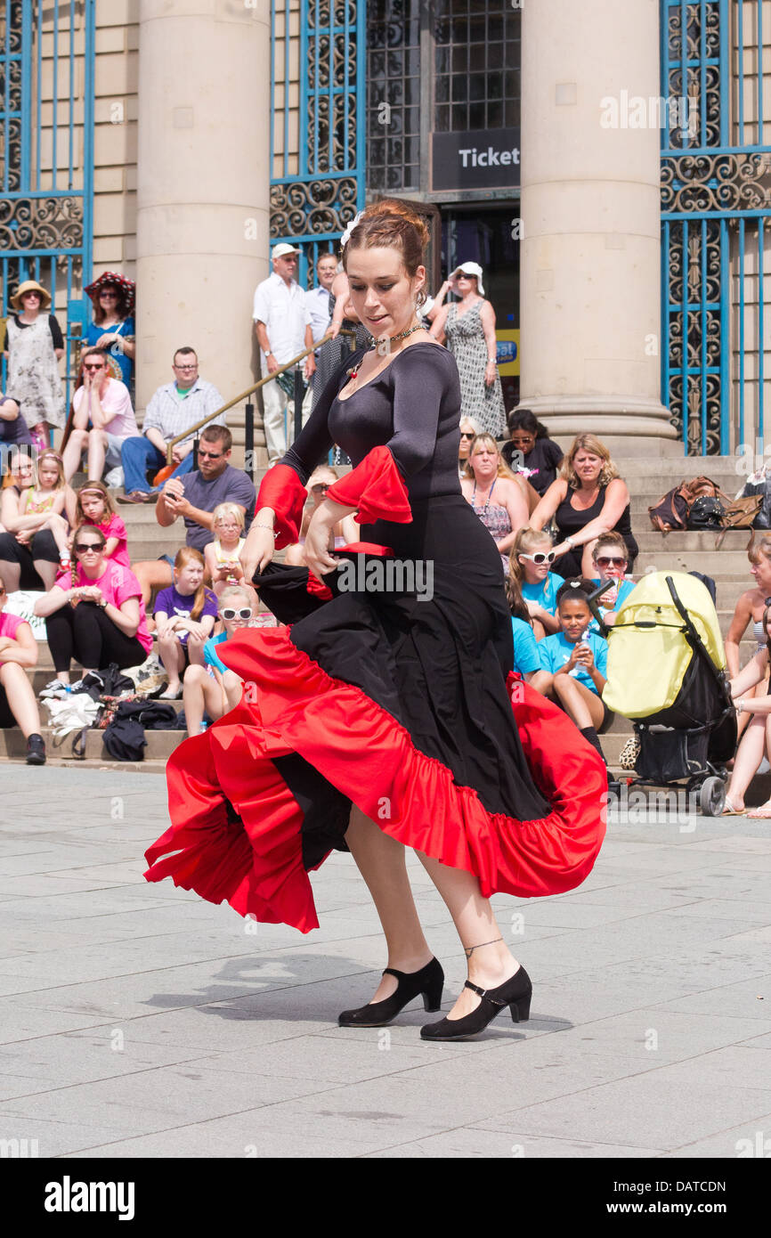 Spanish flamenco dancer hi-res stock photography and images - Alamy