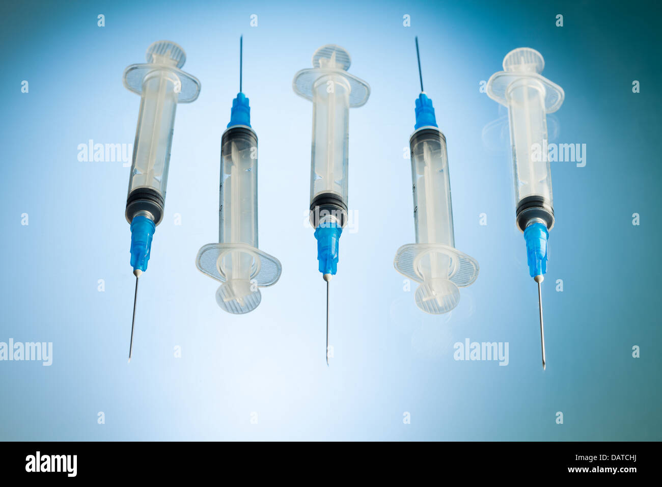 Syringes drug on table hi-res stock photography and images - Alamy