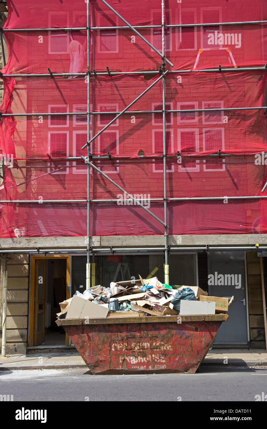 Scaffold screening hi-res stock photography and images - Alamy