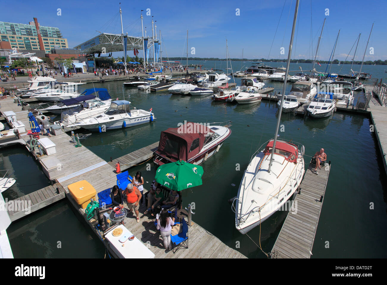 Harbourfront with boats hi-res stock photography and images - Alamy