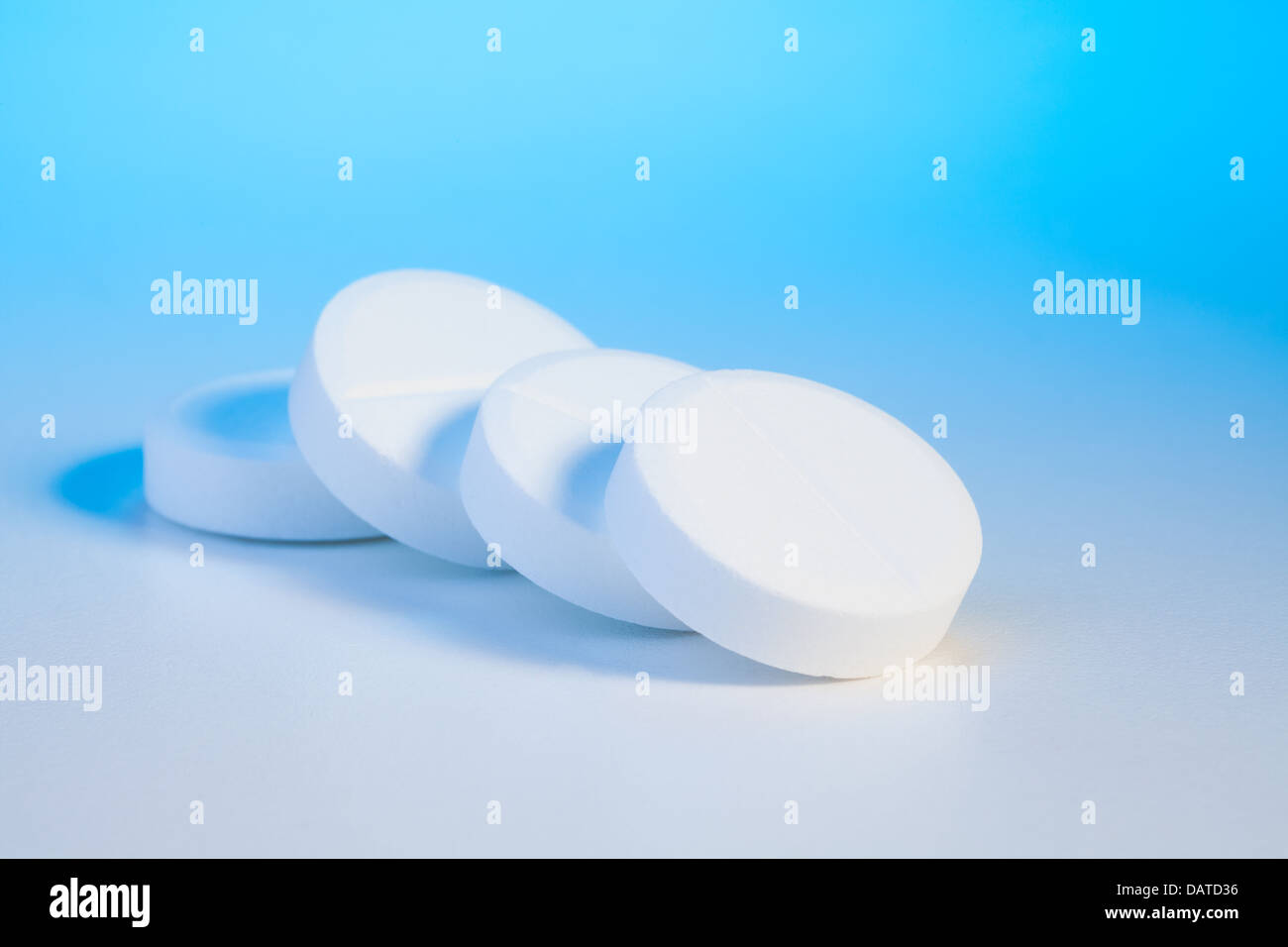 Drugs on the table hi-res stock photography and images - Alamy