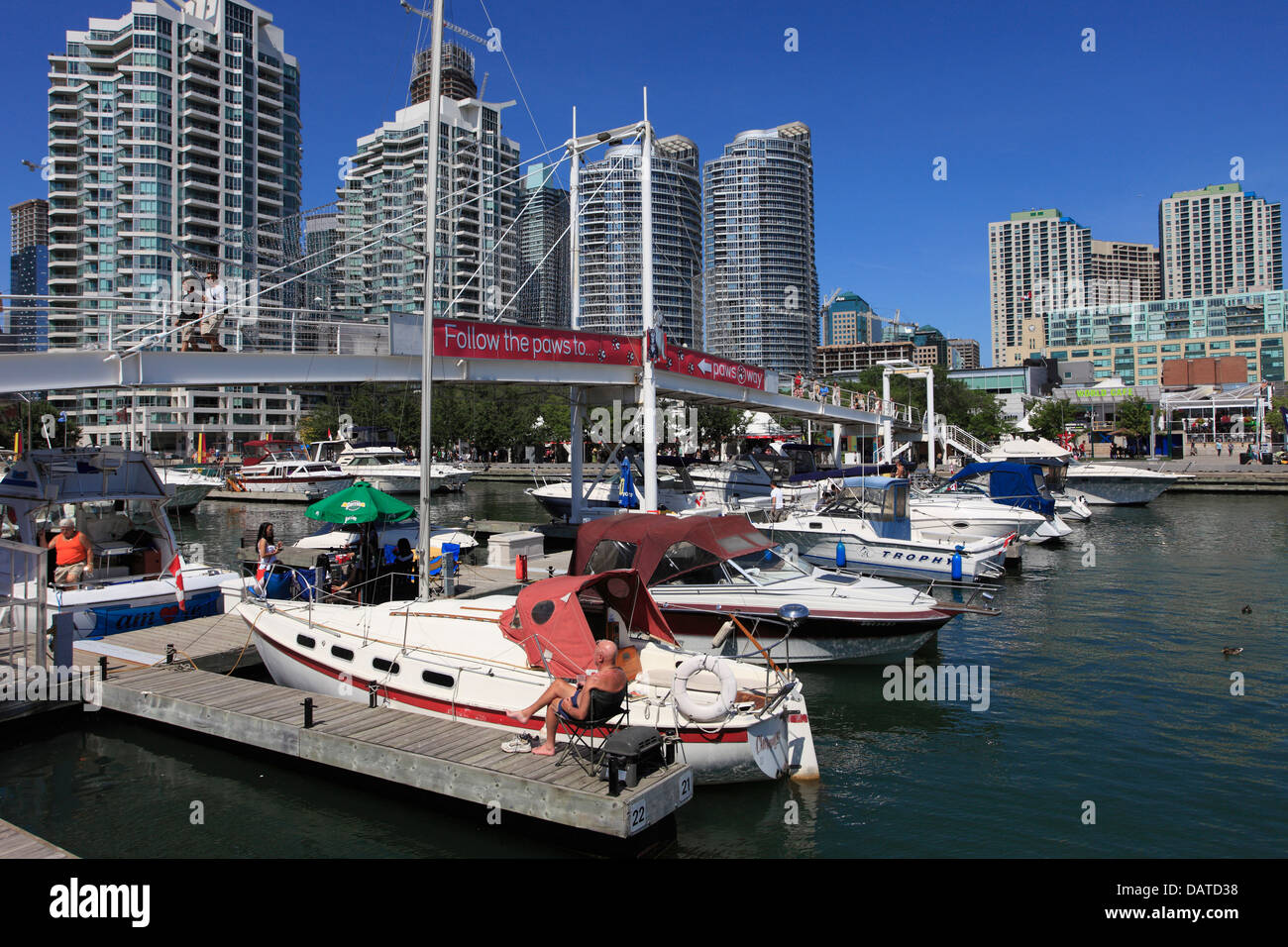 Canada, Ontario, Toronto, Harbourfront, marina, boats, people Stock ...