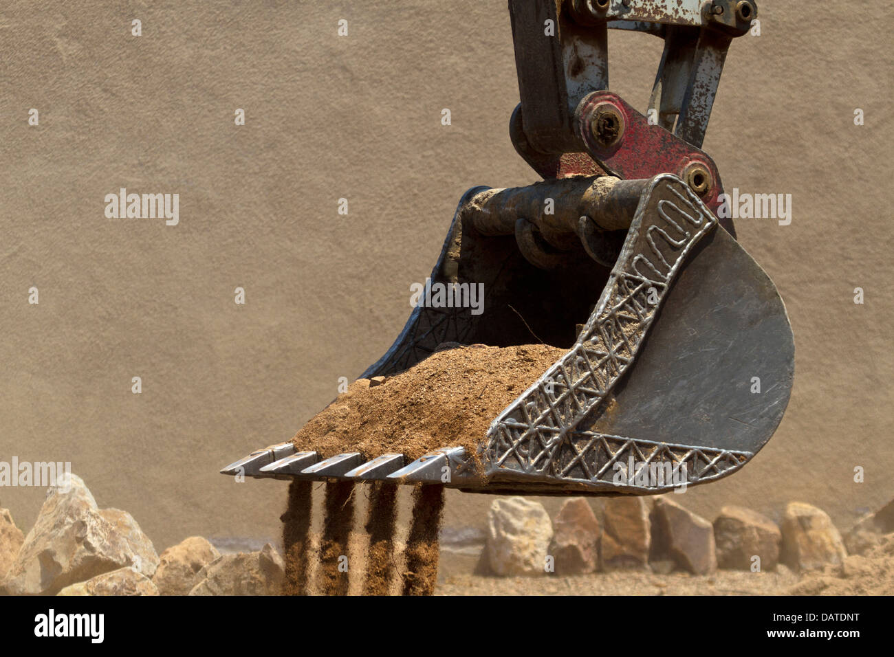 Digging bucket hi-res stock photography and images - Alamy