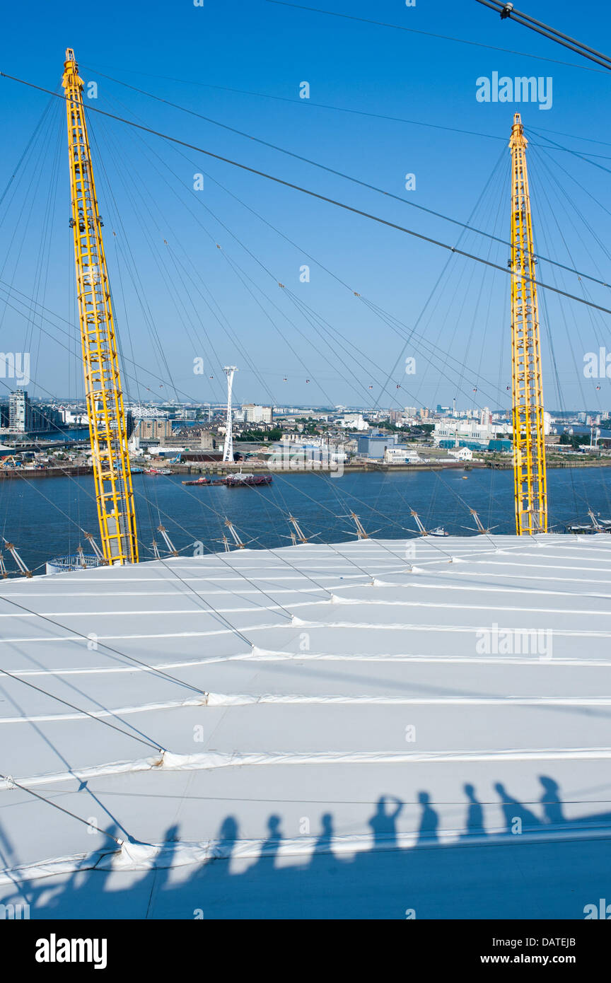 People climbing o2 arena dome hi-res stock photography and images - Alamy