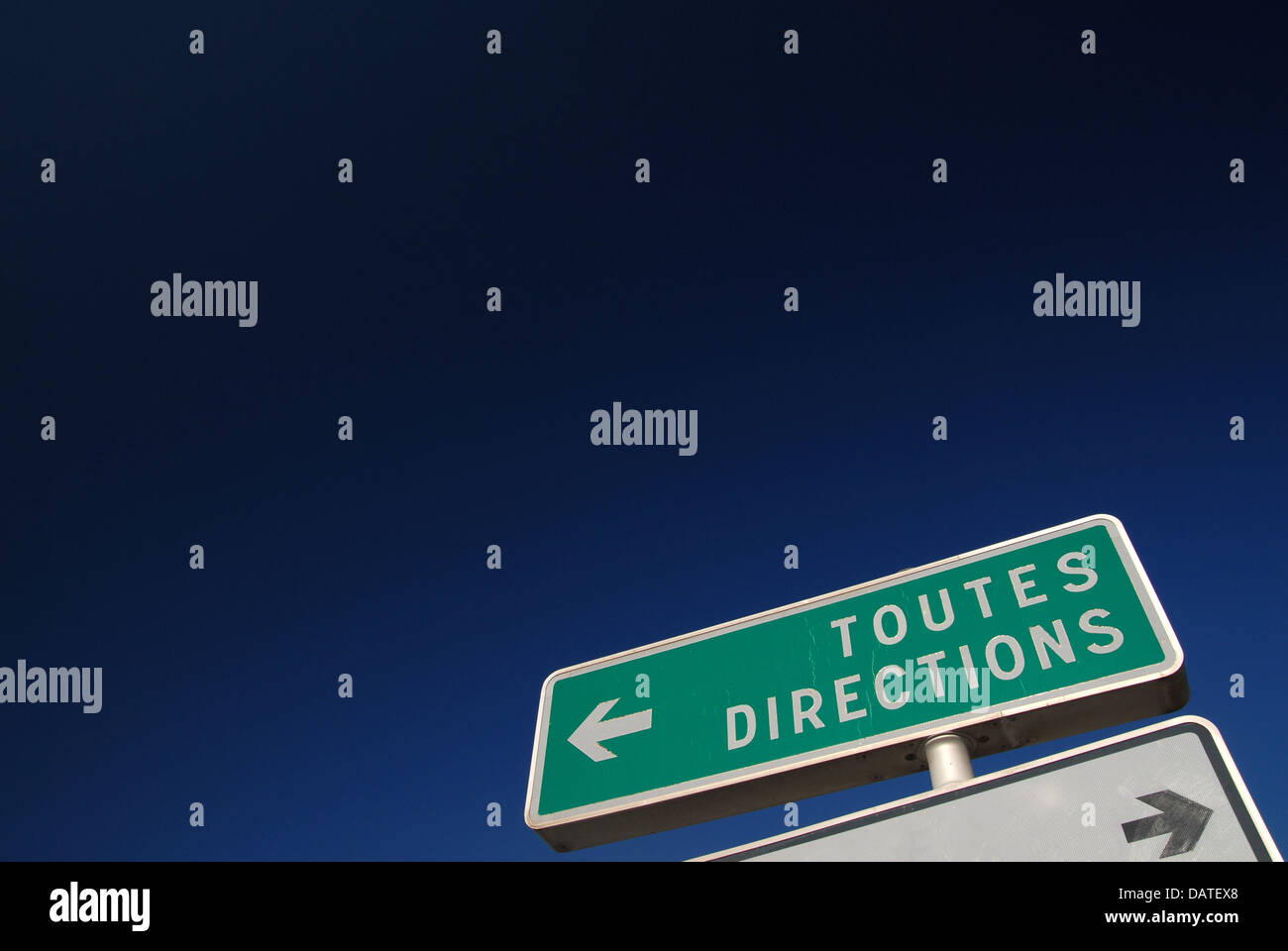 Toutes directions sign hi-res stock photography and images - Alamy