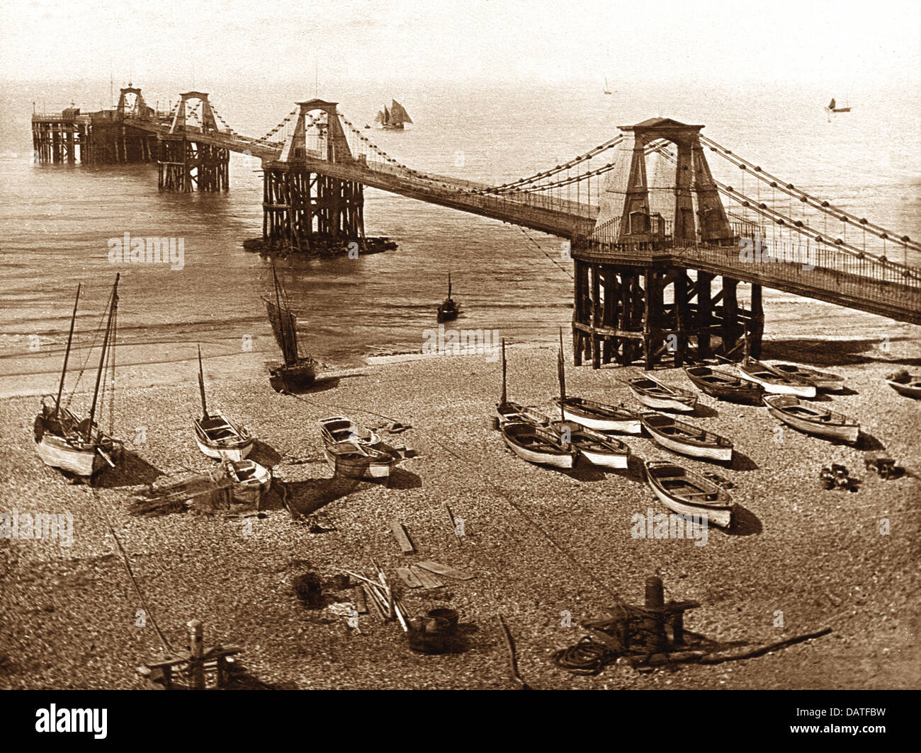 Brighton chain hi-res stock photography and images - Alamy