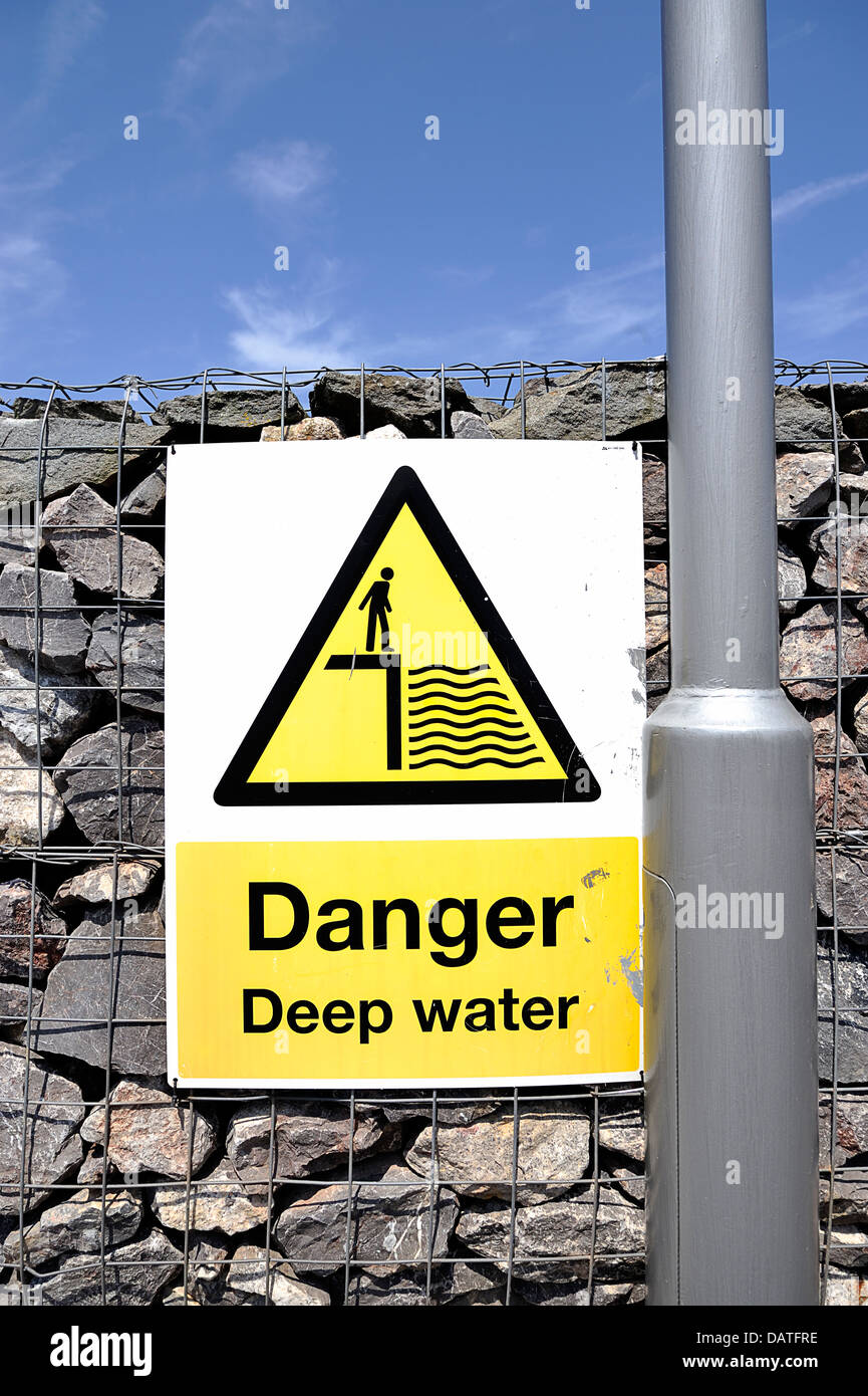 Deep water sign with people hi-res stock photography and images - Alamy