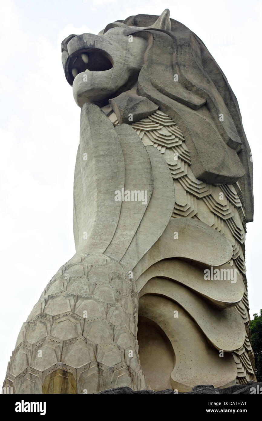 merlion statue, symbol of singapore city, state on sentosa islan Stock ...