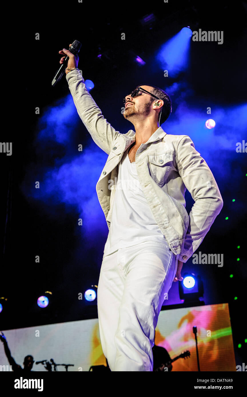 American singer joe jonas hi-res stock photography and images - Alamy